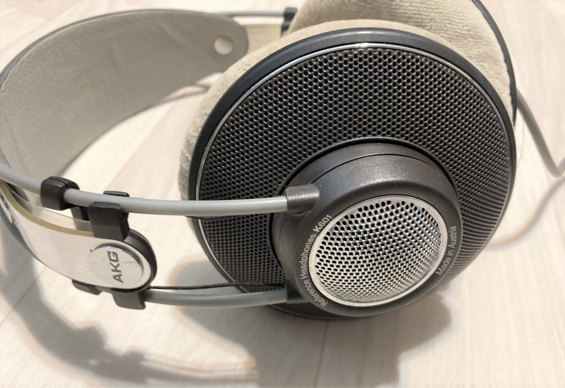 【レビュー】AKG K601 実はK501に近い音色。K501のクリアさと低音が両立 - どせいのヘッドホンレビュー