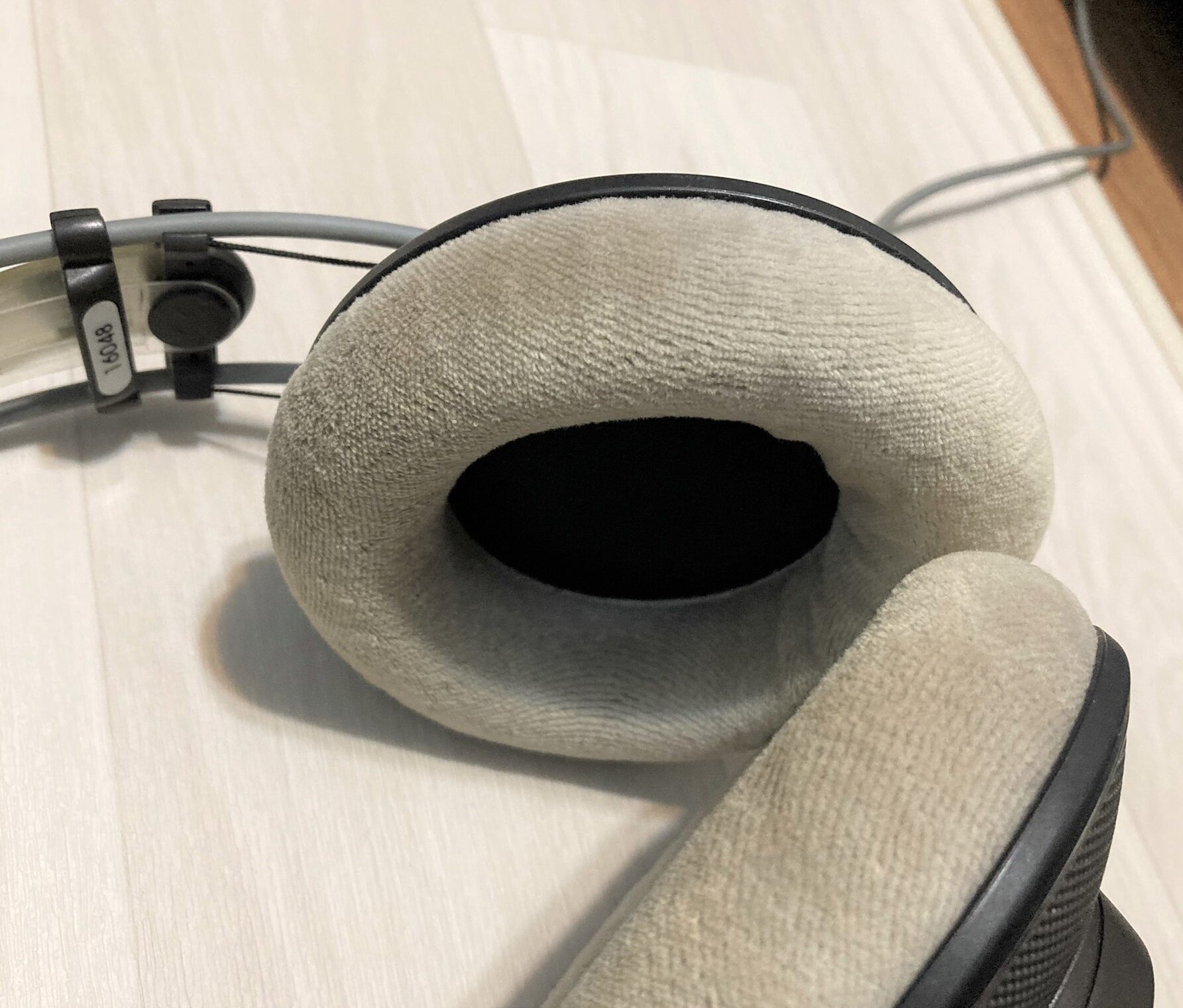 【レビュー】AKG K601 実はK501に近い音色。K501のクリアさと低音が両立 - どせいのヘッドホンレビュー