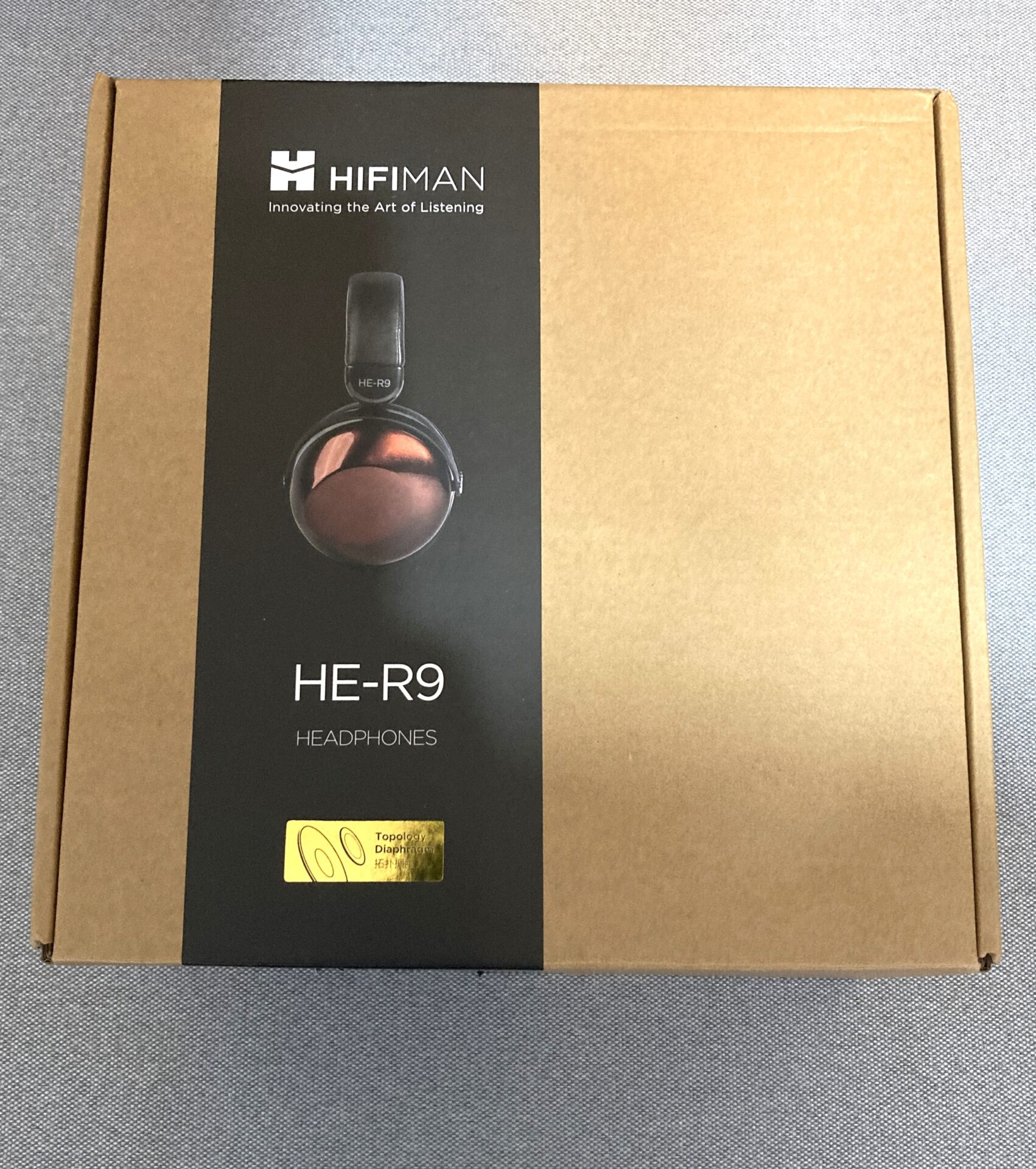 【レビュー】HIFIMAN HE-R9 かなり癖強な一品。響く低音と音響感が個性的 - どせいのヘッドホンレビュー